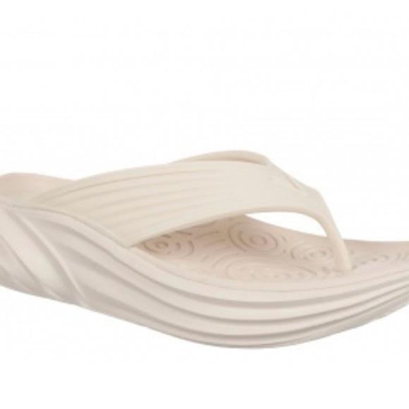 Vionic | Shoes | Vionic Recovery Rx Tide Flip Flops Off White Womens ...